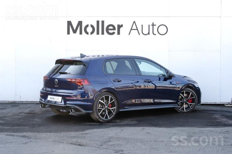 Синий Фольксваген Golf 8 2021 в Рига, объемом двигателя 2.00 л и пробегом 75 тыс. км за 28750 €, фото 5 на AUTOMOTO.COM.LV