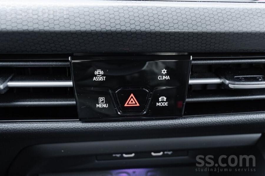 Синий Фольксваген Golf 8 2021 в Рига, объемом двигателя 2.00 л и пробегом 75 тыс. км за 28750 €, фото 18 на AUTOMOTO.COM.LV