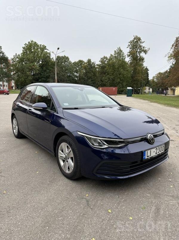 Zils Volkswagen Golf VIII 2021 Rīga, ar dzinēja tilpumu 1.00 L un nobraukumu 70 tūkst. km par 14750 €, foto 1 vietnē AUTOMOTO.COM.LV