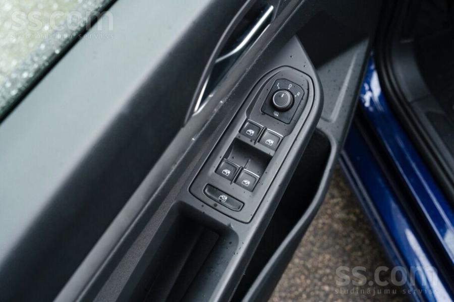 Синий Фольксваген Golf 8 2021 в Рига, объемом двигателя 1.50 л и пробегом 146 тыс. км за 14900 €, фото 10 на AUTOMOTO.COM.LV