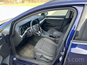 Blue Volkswagen Golf VIII 2022 in Riga, with an engine capacity of 2.00 L and mileage of 123 thousand km for 16200 €, photo 8 on AUTOMOTO.COM.LV