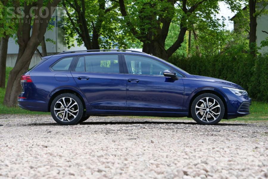 Zils Volkswagen Golf VIII 2022 Cēsis, ar dzinēja tilpumu 2.00 L un nobraukumu 139 tūkst. km par 16400 €, foto 1 vietnē AUTOMOTO.COM.LV
