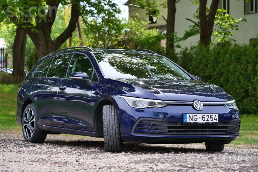 Zils Volkswagen Golf VIII 2022 Cēsis, ar dzinēja tilpumu 2.00 L un nobraukumu 139 tūkst. km par 16400 €, foto 3 vietnē AUTOMOTO.COM.LV