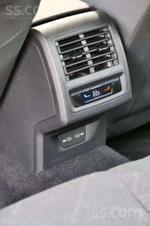 Zils Volkswagen Golf VIII 2022 Cēsis, ar dzinēja tilpumu 2.00 L un nobraukumu 139 tūkst. km par 16400 €, foto 12 vietnē AUTOMOTO.COM.LV