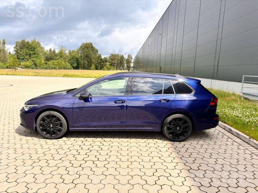 Blue Volkswagen Golf VIII 2022 in Riga, with an engine capacity of 2.00 L and mileage of 123 thousand km for 16200 €, photo 3 on AUTOMOTO.COM.LV