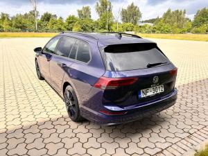 Blue Volkswagen Golf VIII 2022 in Riga, with an engine capacity of 2.00 L and mileage of 123 thousand km for 16200 €, photo 4 on AUTOMOTO.COM.LV