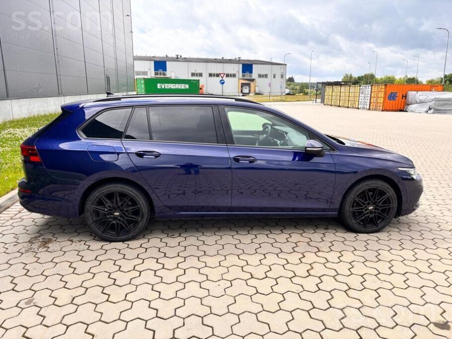 Blue Volkswagen Golf VIII 2022 in Riga, with an engine capacity of 2.00 L and mileage of 123 thousand km for 16200 €, photo 7 on AUTOMOTO.COM.LV