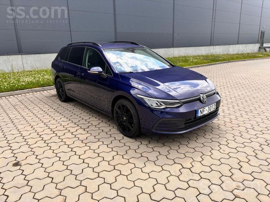 Blue Volkswagen Golf VIII 2022 in Riga, with an engine capacity of 2.00 L and mileage of 123 thousand km for 16200 €, photo 8 on AUTOMOTO.COM.LV