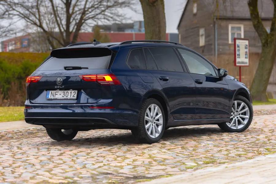 Синий Фольксваген Golf 8 2022 в Елгава, объемом двигателя 2.00 л и пробегом 136 тыс. км за 16800 €, фото 6 на AUTOMOTO.COM.LV