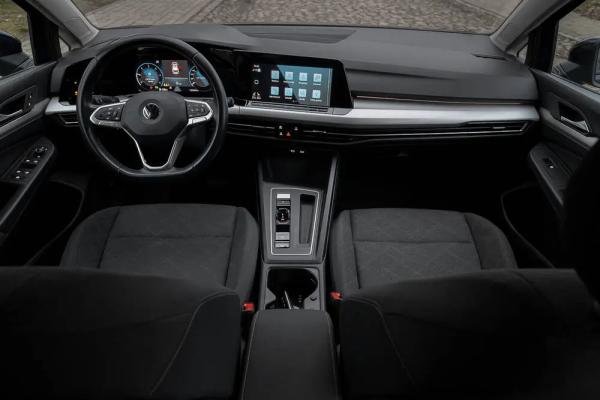 Синий Фольксваген Golf 8 2022 в Елгава, объемом двигателя 2.00 л и пробегом 136 тыс. км за 16800 €, фото 8 на AUTOMOTO.COM.LV