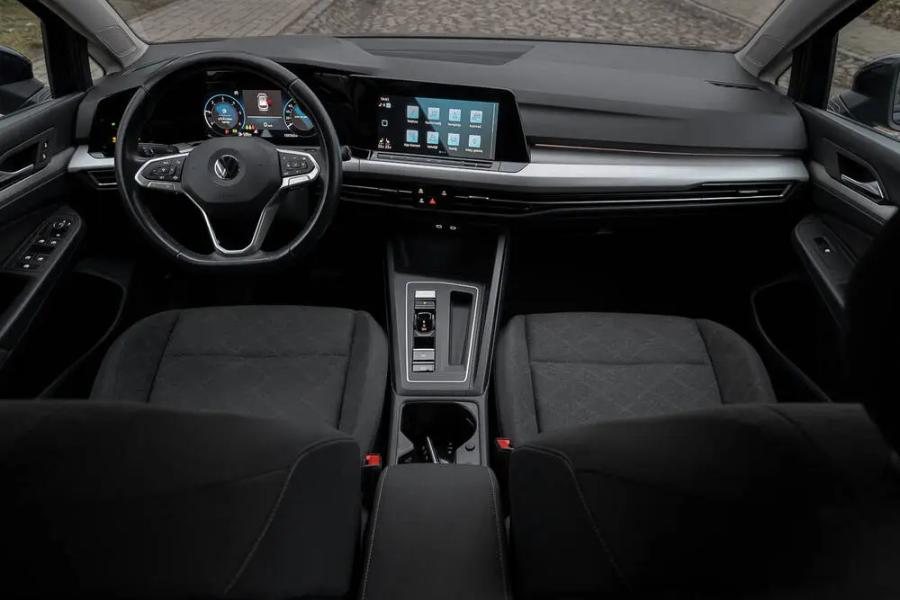 Синий Фольксваген Golf 8 2022 в Елгава, объемом двигателя 2.00 л и пробегом 136 тыс. км за 16800 €, фото 9 на AUTOMOTO.COM.LV