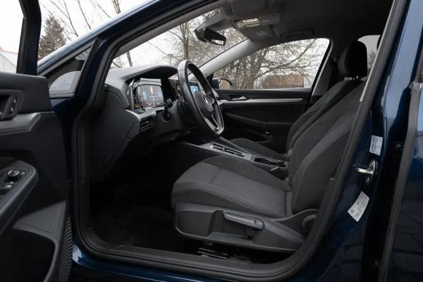Синий Фольксваген Golf 8 2022 в Елгава, объемом двигателя 2.00 л и пробегом 136 тыс. км за 16800 €, фото 9 на AUTOMOTO.COM.LV
