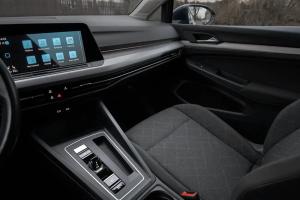 Синий Фольксваген Golf 8 2022 в Елгава, объемом двигателя 2.00 л и пробегом 136 тыс. км за 16800 €, фото 14 на AUTOMOTO.COM.LV