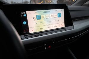 Синий Фольксваген Golf 8 2022 в Елгава, объемом двигателя 2.00 л и пробегом 136 тыс. км за 16800 €, фото 15 на AUTOMOTO.COM.LV
