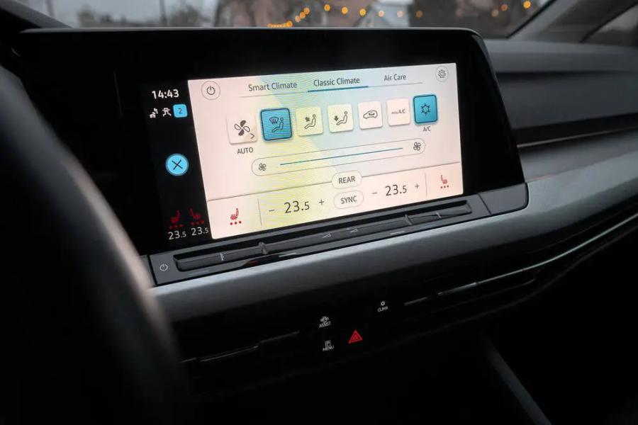 Синий Фольксваген Golf 8 2022 в Елгава, объемом двигателя 2.00 л и пробегом 136 тыс. км за 16800 €, фото 15 на AUTOMOTO.COM.LV