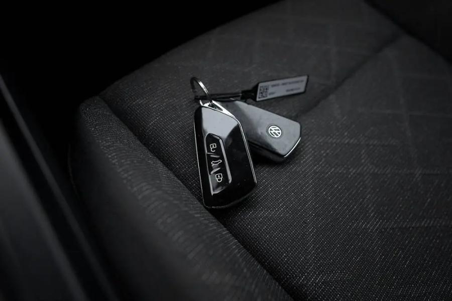 Синий Фольксваген Golf 8 2022 в Елгава, объемом двигателя 2.00 л и пробегом 136 тыс. км за 16800 €, фото 20 на AUTOMOTO.COM.LV