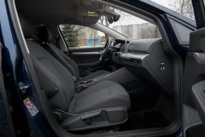Синий Фольксваген Golf 8 2022 в Елгава, объемом двигателя 2.00 л и пробегом 136 тыс. км за 16800 €, фото 21 на AUTOMOTO.COM.LV