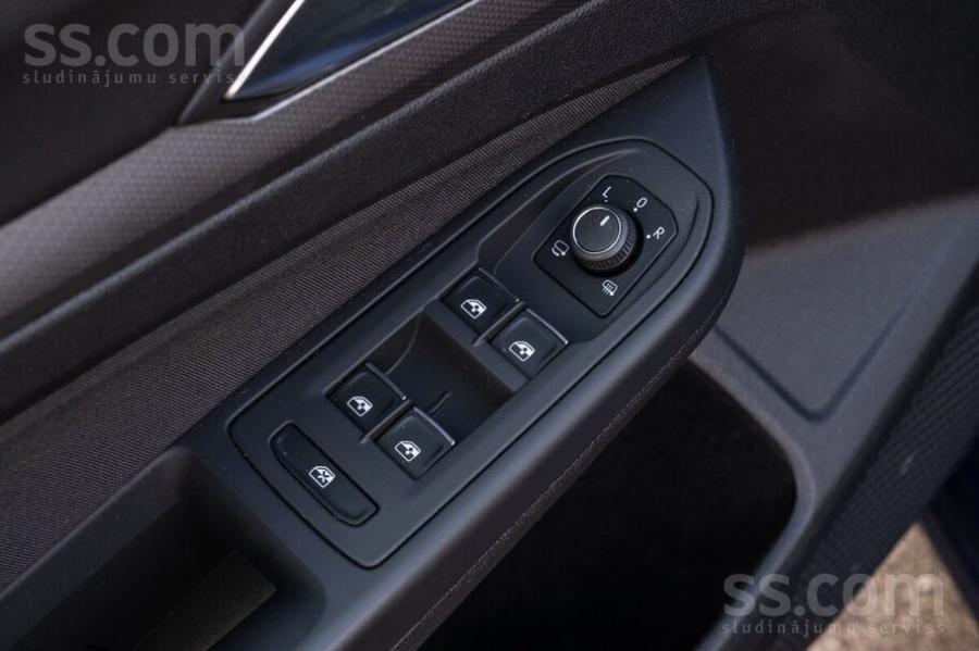 Синий Фольксваген Golf 8 2023 в Рига, объемом двигателя 1.50 л и пробегом 129 тыс. км за 18500 €, фото 22 на AUTOMOTO.COM.LV