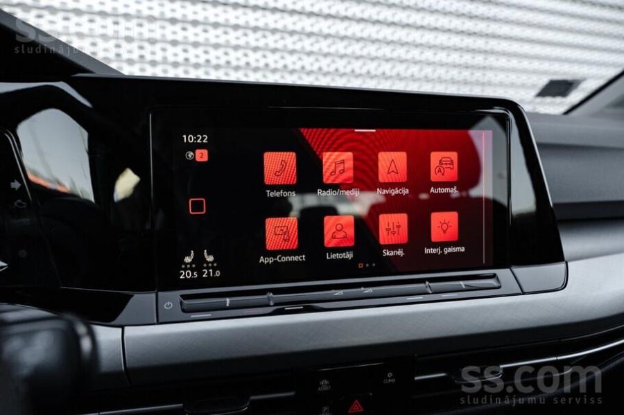 Синий Фольксваген Golf 8 2024 в Рига, объемом двигателя 1.50 л и пробегом 53 тыс. км за 24900 €, фото 18 на AUTOMOTO.COM.LV