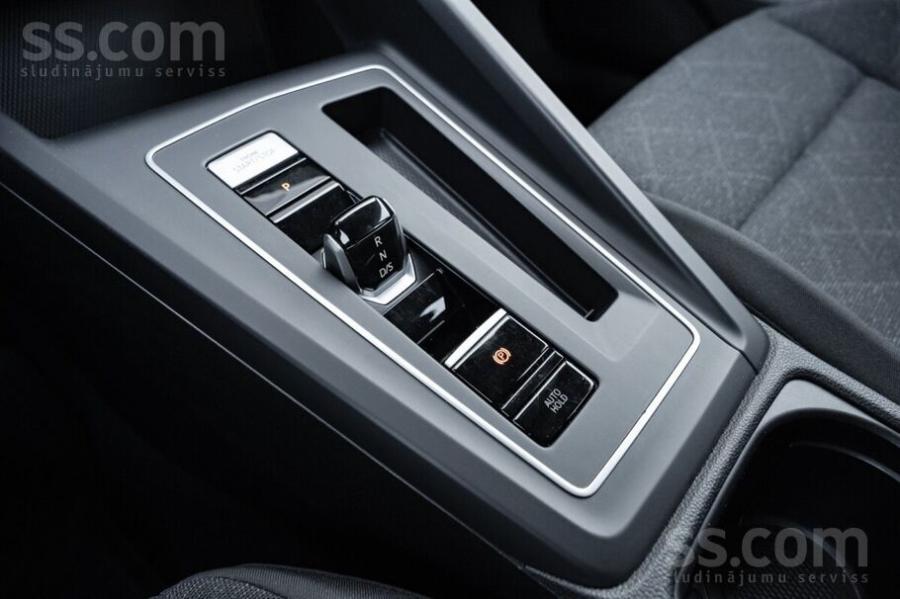 Синий Фольксваген Golf 8 2024 в Рига, объемом двигателя 1.50 л и пробегом 53 тыс. км за 24900 €, фото 21 на AUTOMOTO.COM.LV