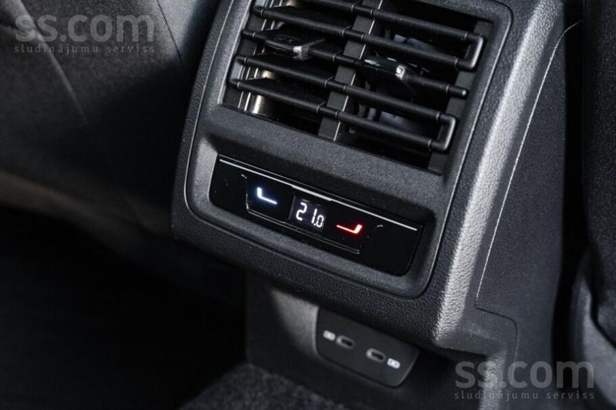 Синий Фольксваген Golf 8 2024 в Рига, объемом двигателя 1.50 л и пробегом 53 тыс. км за 24900 €, фото 23 на AUTOMOTO.COM.LV