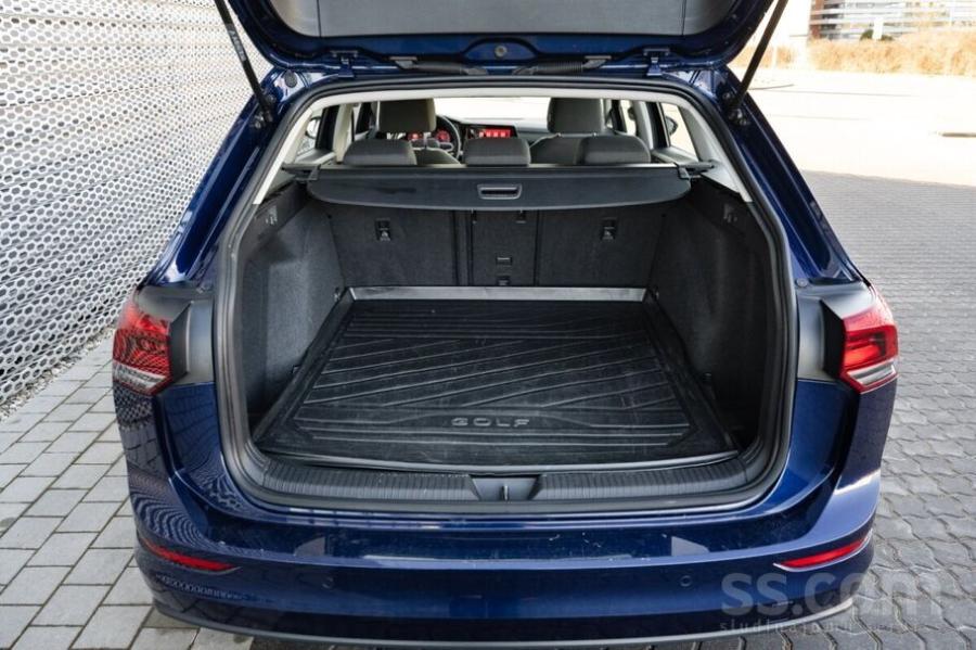 Синий Фольксваген Golf 8 2024 в Рига, объемом двигателя 1.50 л и пробегом 53 тыс. км за 24900 €, фото 24 на AUTOMOTO.COM.LV