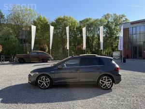 Pelēks Volkswagen Golf VIII 2020 Cēsis, ar dzinēja tilpumu 2.00 L un nobraukumu 104 tūkst. km par 23500 €, foto 3 vietnē AUTOMOTO.COM.LV