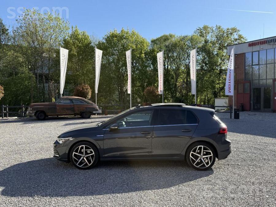 Pelēks Volkswagen Golf VIII 2020 Cēsis, ar dzinēja tilpumu 2.00 L un nobraukumu 104 tūkst. km par 23500 €, foto 3 vietnē AUTOMOTO.COM.LV
