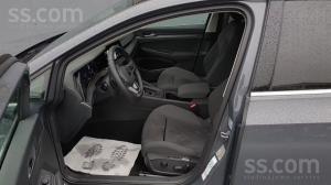 Pelēks Volkswagen Golf VIII 2020 Cēsis, ar dzinēja tilpumu 2.00 L un nobraukumu 104 tūkst. km par 23500 €, foto 8 vietnē AUTOMOTO.COM.LV