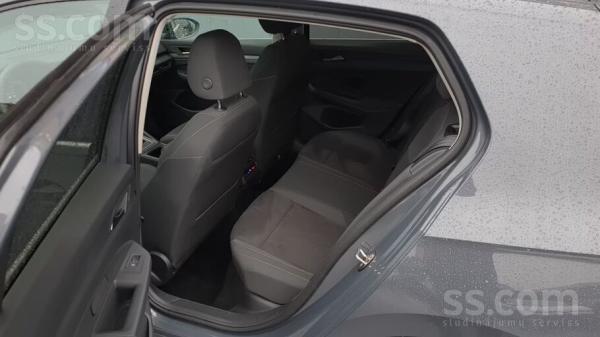 Pelēks Volkswagen Golf VIII 2020 Cēsis, ar dzinēja tilpumu 2.00 L un nobraukumu 104 tūkst. km par 23500 €, foto 9 vietnē AUTOMOTO.COM.LV