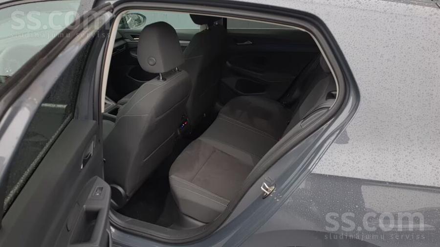 Pelēks Volkswagen Golf VIII 2020 Cēsis, ar dzinēja tilpumu 2.00 L un nobraukumu 104 tūkst. km par 23500 €, foto 10 vietnē AUTOMOTO.COM.LV