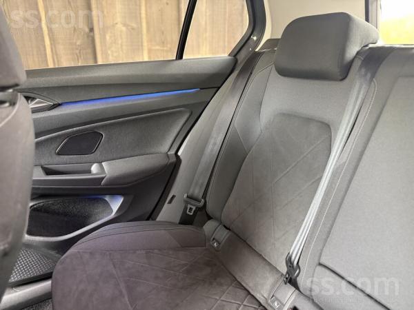 Pelēks Volkswagen Golf VIII 2020 Cēsis, ar dzinēja tilpumu 2.00 L un nobraukumu 104 tūkst. km par 23500 €, foto 10 vietnē AUTOMOTO.COM.LV