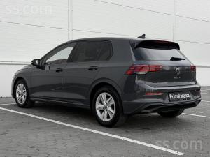 Pelēks Volkswagen Golf VIII 2020 Rīga, ar dzinēja tilpumu 1.50 L un nobraukumu 0 tūkst. km par 16490 €, foto 5 vietnē AUTOMOTO.COM.LV