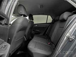 Pelēks Volkswagen Golf VIII 2020 Rīga, ar dzinēja tilpumu 1.50 L un nobraukumu 0 tūkst. km par 16490 €, foto 18 vietnē AUTOMOTO.COM.LV