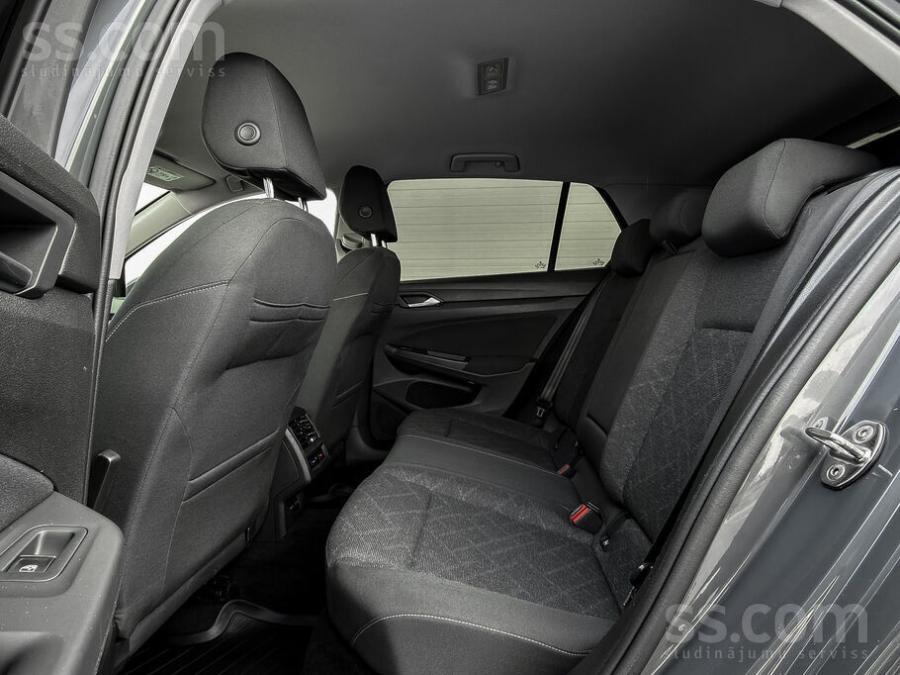 Pelēks Volkswagen Golf VIII 2020 Rīga, ar dzinēja tilpumu 1.50 L un nobraukumu 0 tūkst. km par 16490 €, foto 18 vietnē AUTOMOTO.COM.LV