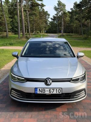Pelēks Volkswagen Golf VIII 2020 Ventspils, ar dzinēja tilpumu 1.50 L un nobraukumu 78 tūkst. km par 17500 €, foto  vietnē AUTOMOTO.COM.LV