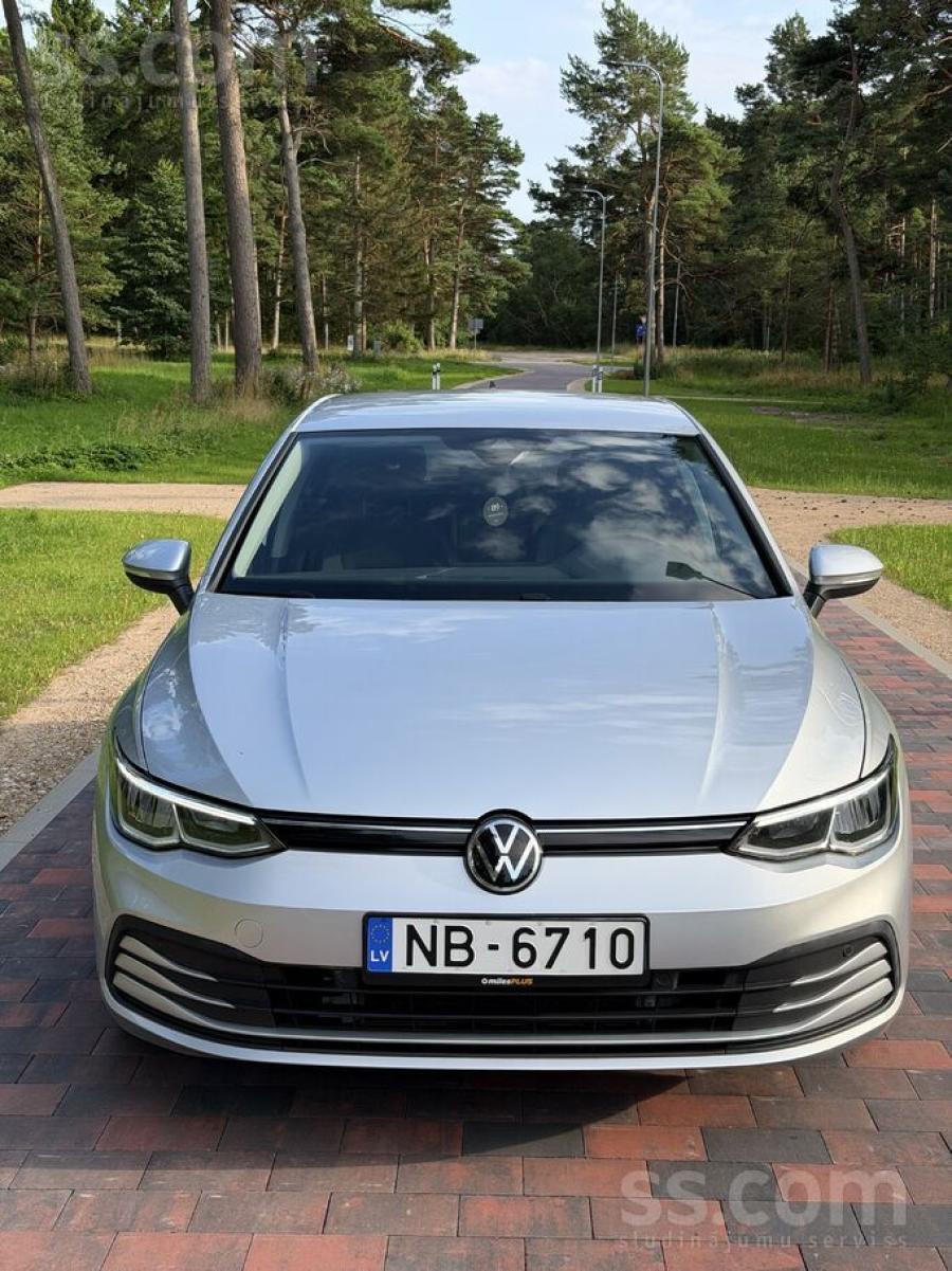 Серый Фольксваген Golf 8 2020 в Вентспилс, объемом двигателя 1.50 л и пробегом 78 тыс. км за 17500 €, фото 1 на AUTOMOTO.COM.LV