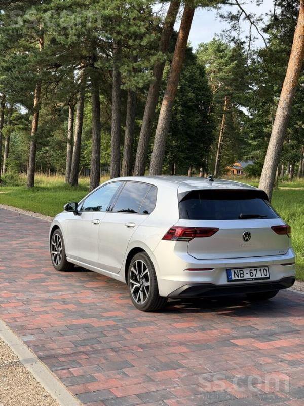 Серый Фольксваген Golf 8 2020 в Вентспилс, объемом двигателя 1.50 л и пробегом 78 тыс. км за 17500 €, фото 3 на AUTOMOTO.COM.LV
