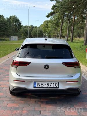 Серый Фольксваген Golf 8 2020 в Вентспилс, объемом двигателя 1.50 л и пробегом 78 тыс. км за 17500 €, фото 5 на AUTOMOTO.COM.LV