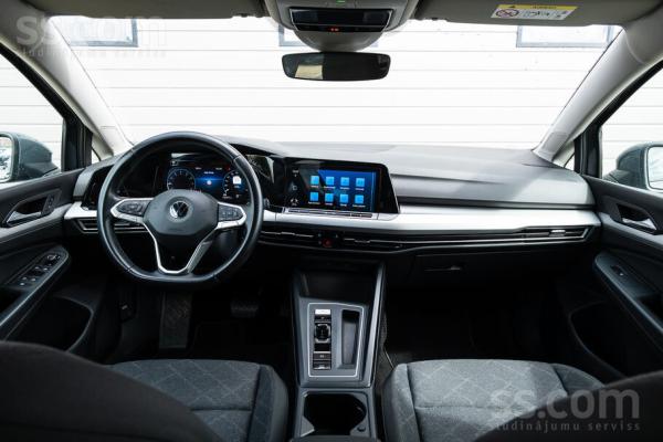 Pelēks Volkswagen Golf VIII 2020 Jelgava, ar dzinēja tilpumu 1.50 L un nobraukumu 127 tūkst. km par 19750 €, foto 8 vietnē AUTOMOTO.COM.LV