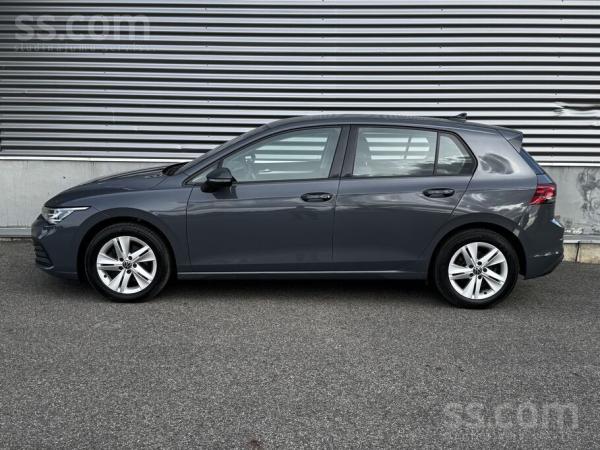 Pelēks Volkswagen Golf VIII 2021 Rīga, ar dzinēja tilpumu 1.00 L un nobraukumu 132 tūkst. km par 14900 €, foto 2 vietnē AUTOMOTO.COM.LV