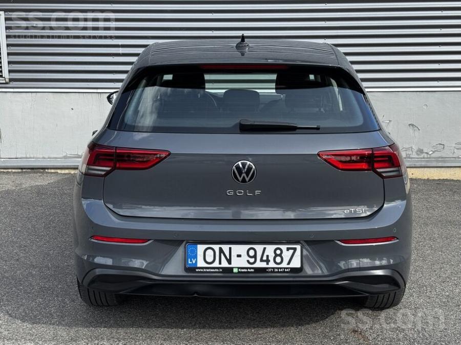 Pelēks Volkswagen Golf VIII 2021 Rīga, ar dzinēja tilpumu 1.00 L un nobraukumu 132 tūkst. km par 14900 €, foto 5 vietnē AUTOMOTO.COM.LV