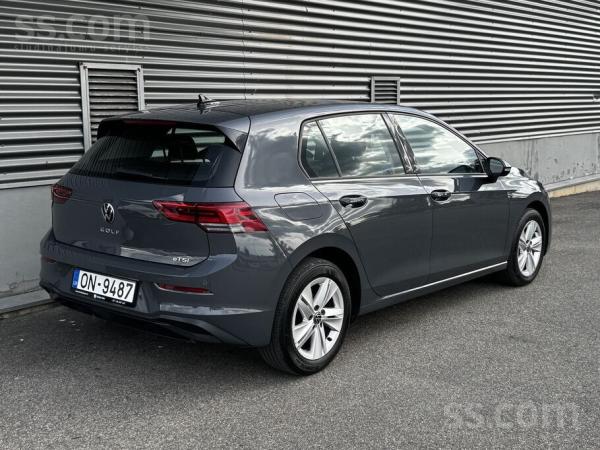 Pelēks Volkswagen Golf VIII 2021 Rīga, ar dzinēja tilpumu 1.00 L un nobraukumu 132 tūkst. km par 14900 €, foto 5 vietnē AUTOMOTO.COM.LV