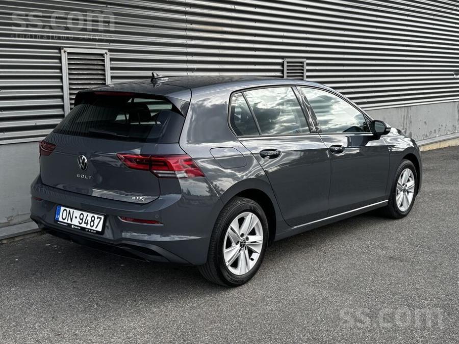 Pelēks Volkswagen Golf VIII 2021 Rīga, ar dzinēja tilpumu 1.00 L un nobraukumu 132 tūkst. km par 14900 €, foto 6 vietnē AUTOMOTO.COM.LV