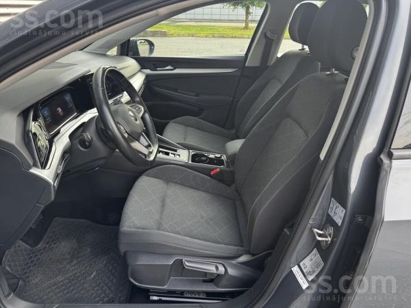 Pelēks Volkswagen Golf VIII 2021 Rīga, ar dzinēja tilpumu 1.00 L un nobraukumu 132 tūkst. km par 14900 €, foto 9 vietnē AUTOMOTO.COM.LV