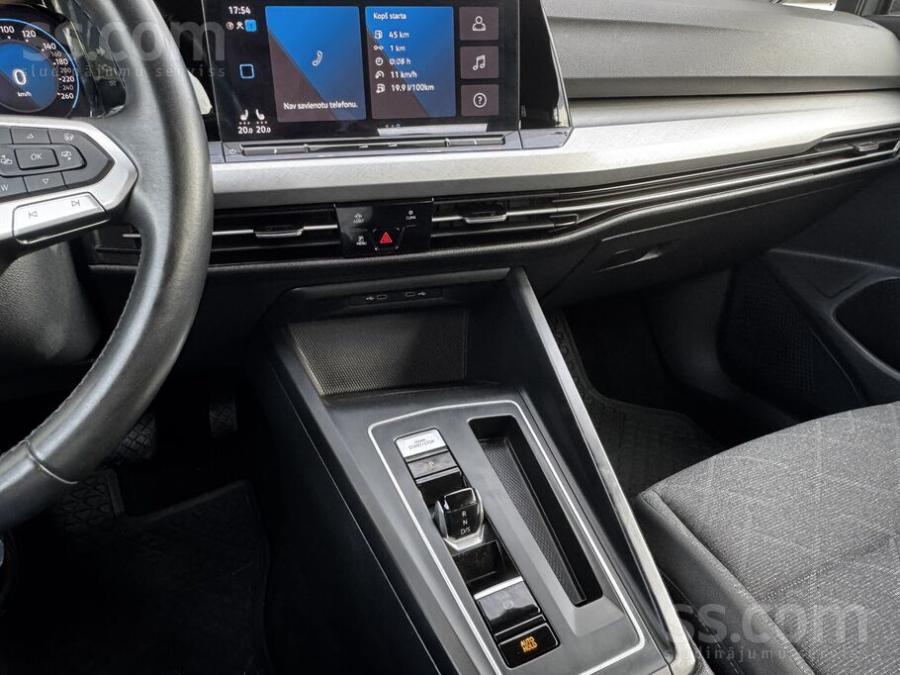 Pelēks Volkswagen Golf VIII 2021 Rīga, ar dzinēja tilpumu 1.00 L un nobraukumu 132 tūkst. km par 14900 €, foto 18 vietnē AUTOMOTO.COM.LV