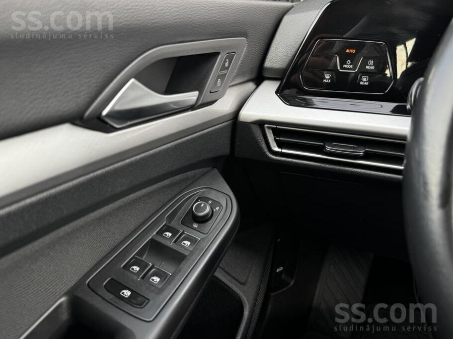 Pelēks Volkswagen Golf VIII 2021 Rīga, ar dzinēja tilpumu 1.00 L un nobraukumu 132 tūkst. km par 14900 €, foto 25 vietnē AUTOMOTO.COM.LV