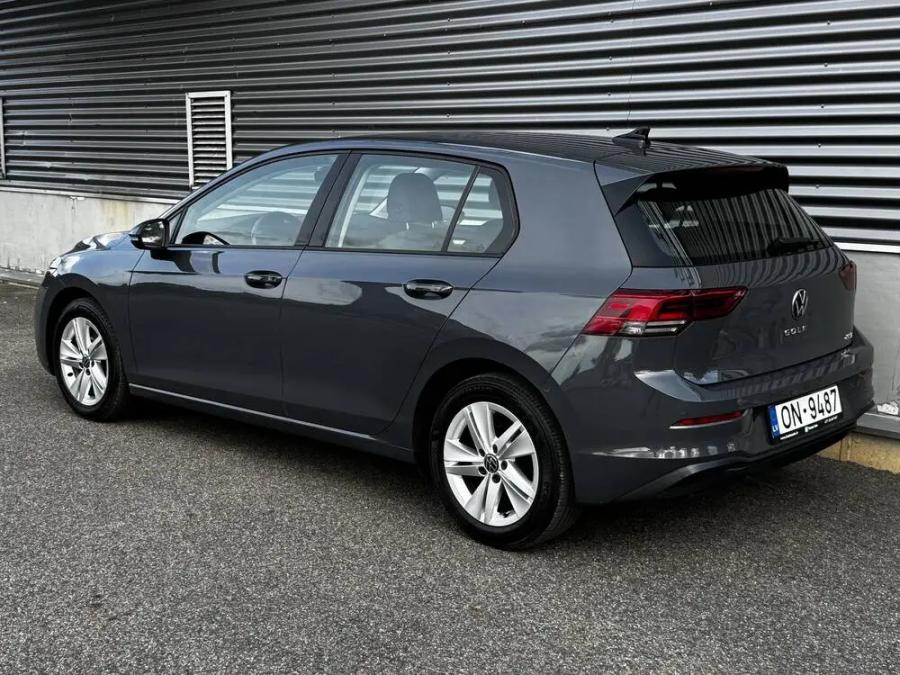 Pelēks Volkswagen Golf VIII 2021 Rīga, ar dzinēja tilpumu 1.00 L un nobraukumu 132 tūkst. km par 14900 €, foto 4 vietnē AUTOMOTO.COM.LV