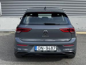 Pelēks Volkswagen Golf VIII 2021 Rīga, ar dzinēja tilpumu 1.00 L un nobraukumu 132 tūkst. km par 14900 €, foto 5 vietnē AUTOMOTO.COM.LV