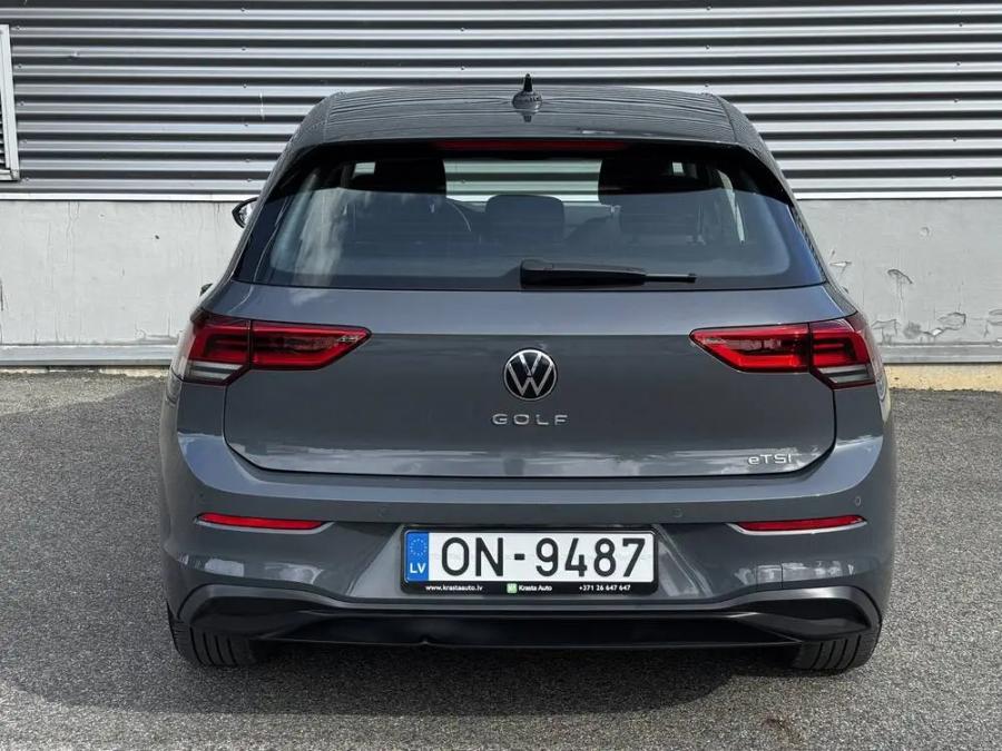 Pelēks Volkswagen Golf VIII 2021 Rīga, ar dzinēja tilpumu 1.00 L un nobraukumu 132 tūkst. km par 14900 €, foto 5 vietnē AUTOMOTO.COM.LV